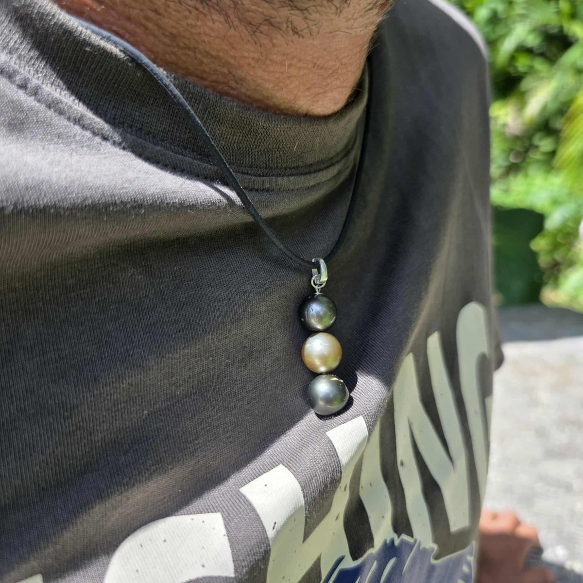 READY TO SHIP Unisex Civa Fiji Saltwater Pearl Trio Necklace - Rubber FJD$